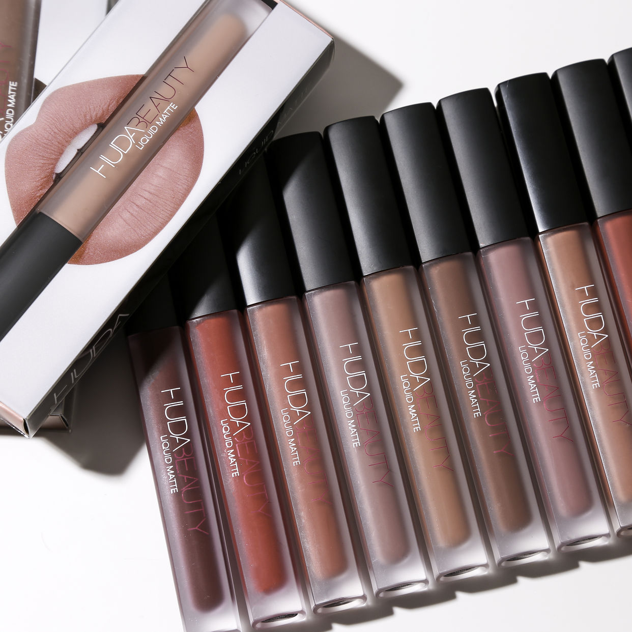 Huda Beauty Liquid Matte Lipstick - Bikini Babe